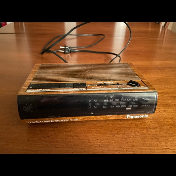 Panasonic | Other | Vintage Panasonic Fm Am Radio Clock Rc664 | Poshmark